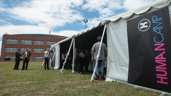 El campamento de los humanos