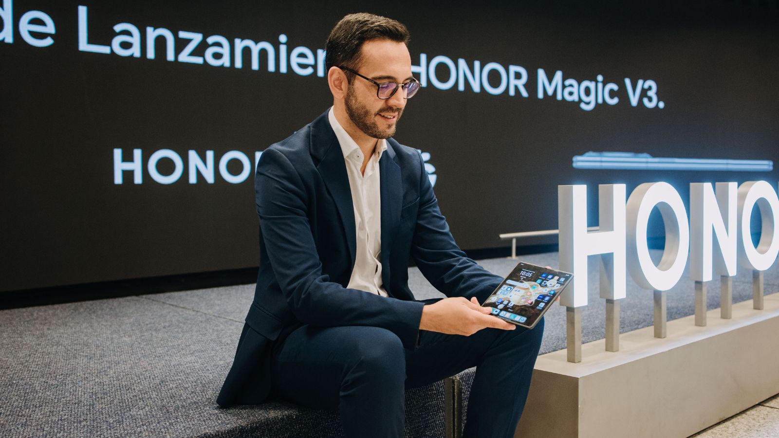 HONOR y Antel presentaron el HONOR Magic V3: el plegable más delgado ...