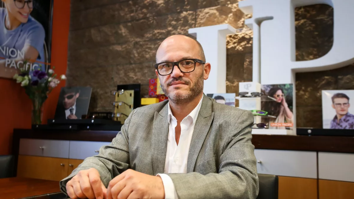 LGI fabricará anteojos de titanio para 2019 (serán los primeros de ...