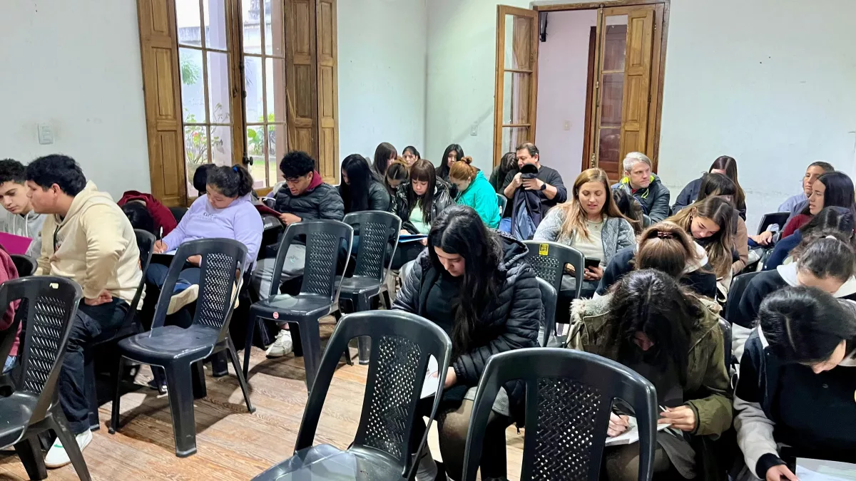 Más de 200 estudiantes de la ciudad iniciaron sus pasantías educativas ...